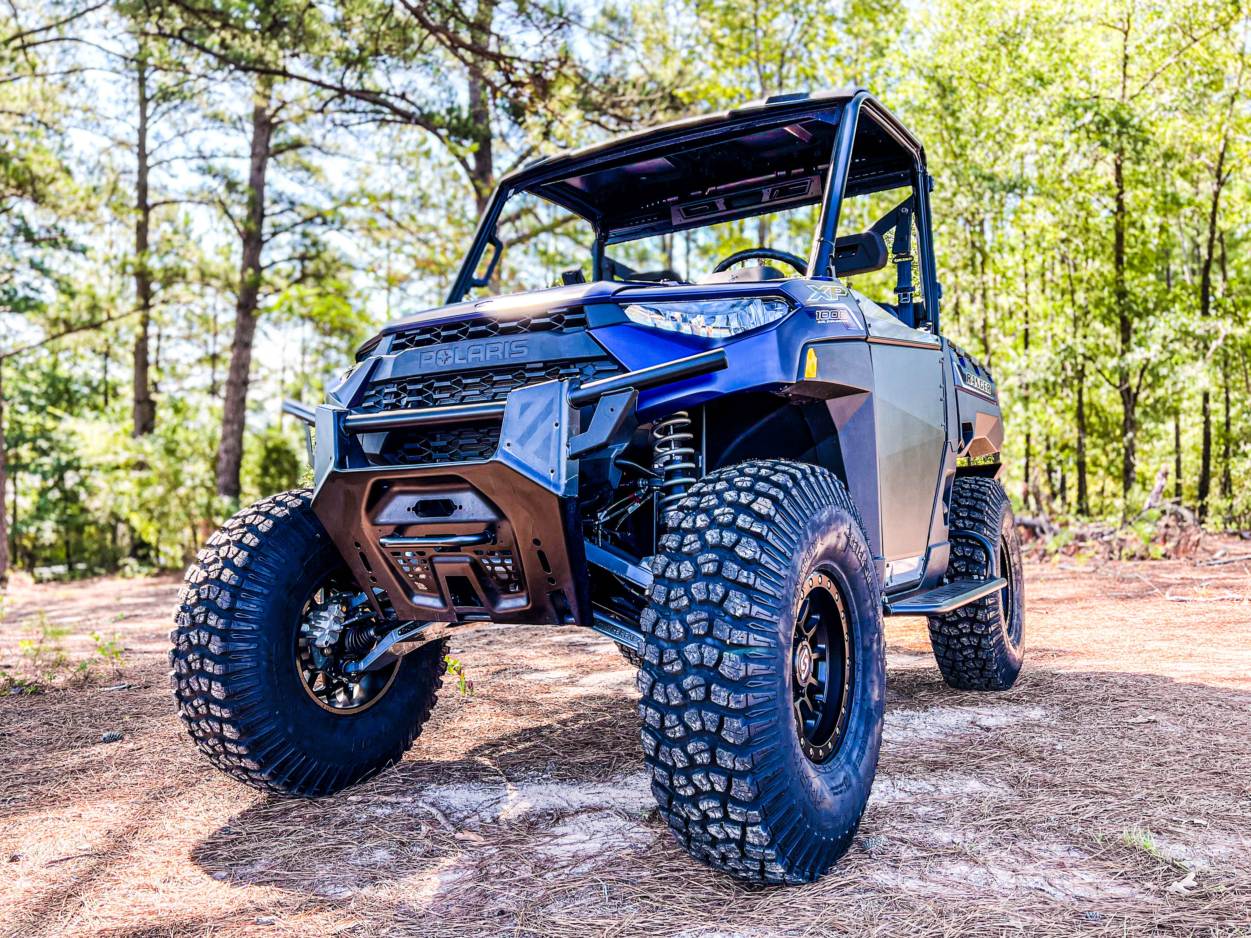What is A Side by Side? A Guide To The Unique Vehicle – Thumper Fab